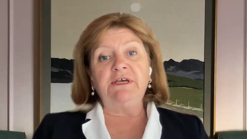 'Pris uwch ynni'n gwneud i mi deimlo'n eithaf sâl' - BBC Cymru Fyw