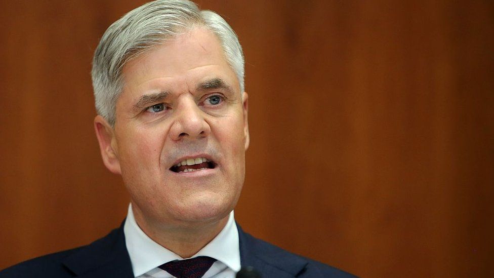 Germany's Bundesbank plays down Brexit 'punishment' - BBC News