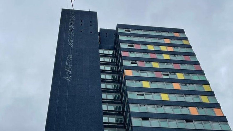 Leicester plans one of world's tallest artworks on 'Blue Tower' - BBC News