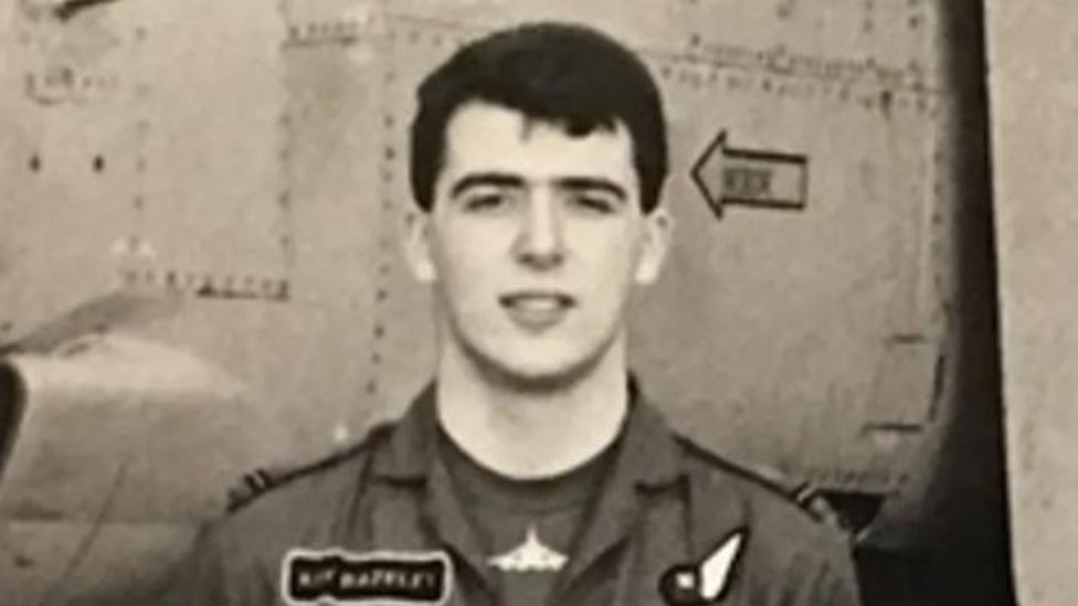 Hunted' RAF veteran calls for LGBT compensation - BBC News