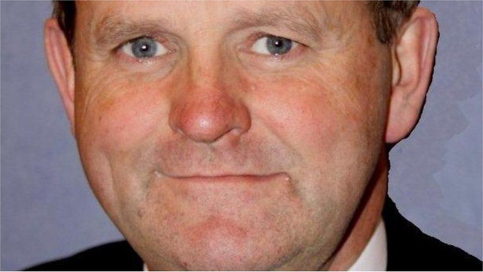 Onchan MHK Peter Karran to stand down after three decades - BBC News