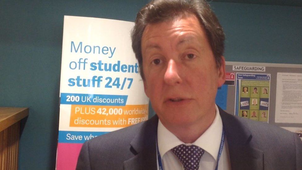 Bridgnorth sixth form: New attempt to continue town's provision - BBC News