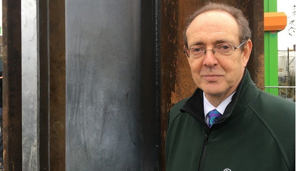 Flooding boss urges debate on abandoning at-risk homes - BBC News