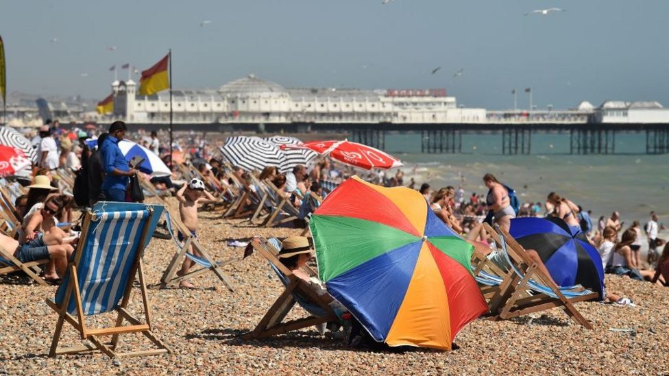 UK weather: Hottest UK July day since records began - BBC Newsround