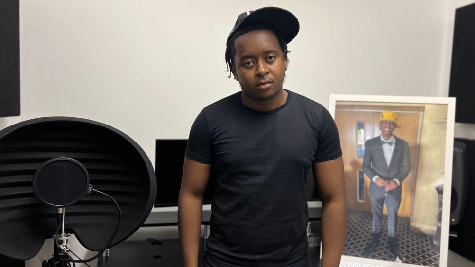 Mum of stabbed Eddie Kinuthia wants to talk to son's killer - BBC News