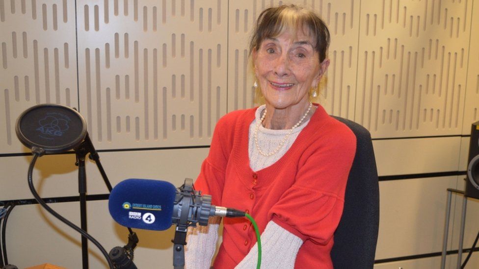 Desert Island Discs: EastEnders keeps me alive, says June Brown - BBC News