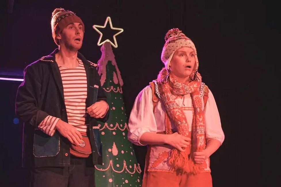 Ateb y Galw: Elin Phillips - BBC Cymru Fyw