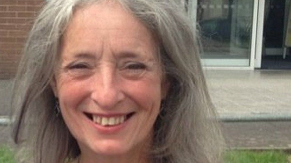 Councillor denies 'feeding lie' over mosque to committee - BBC News