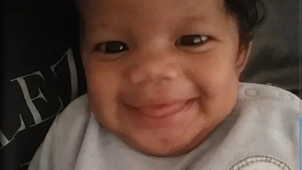 Ah'Kiell Walker trial: Dad 'never violent' to baby - BBC News