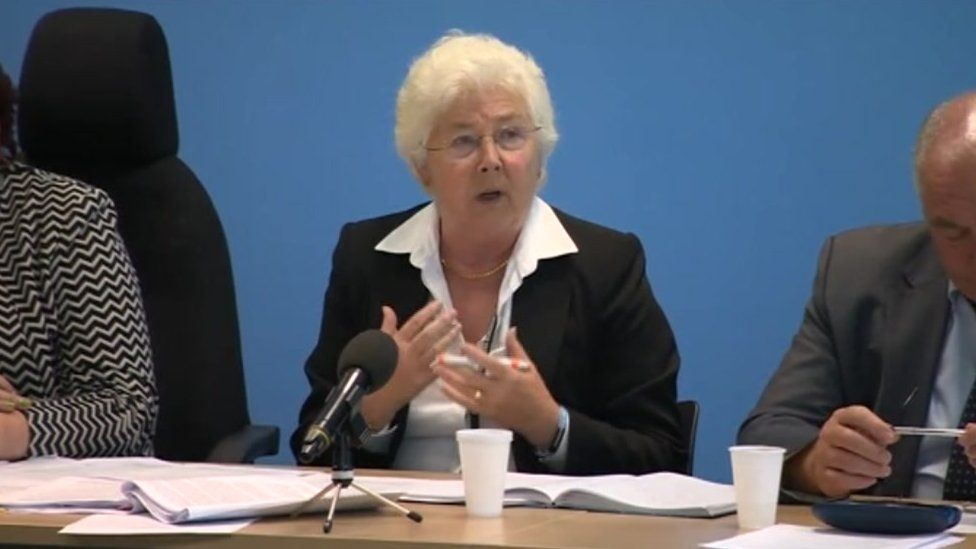 Jessica Ennis-Hill made a dame in New Year Honours list - BBC News