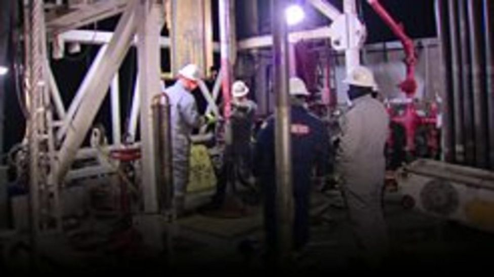 Opec countries agree first oil output cut in eight years - BBC News