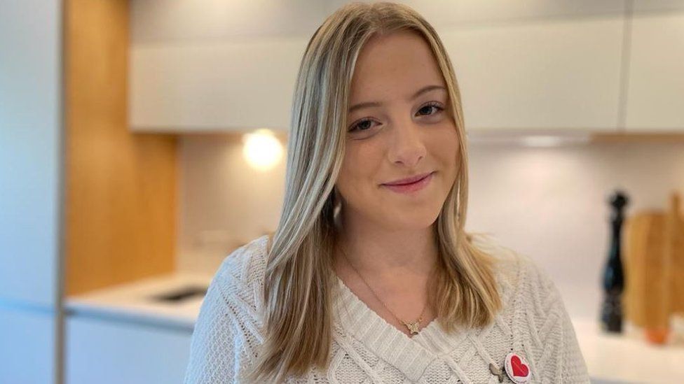 Galw am chwalu'r tabŵ ynghlwm â thrafod y mislif - BBC Cymru Fyw