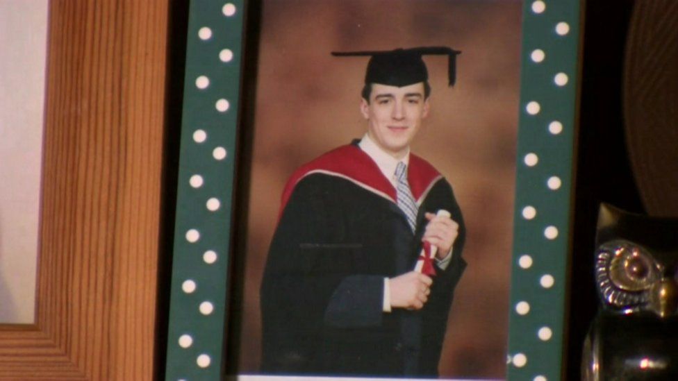 Gambling education programme aims to shatter stigma - BBC News