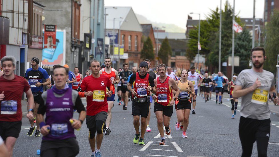 In pictures: Belfast City Marathon 2021 - BBC News