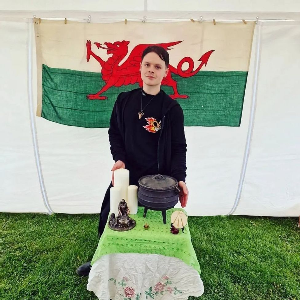 Gwrach y Gororau a chwedloniaeth hudol y ffin - BBC Cymru Fyw