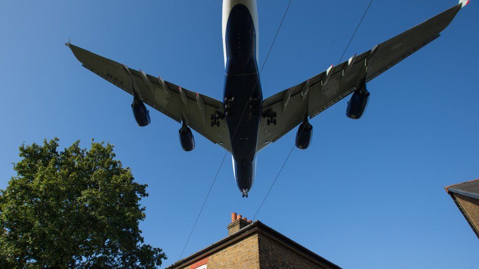 The environmental costs of Heathrow expansion - BBC News