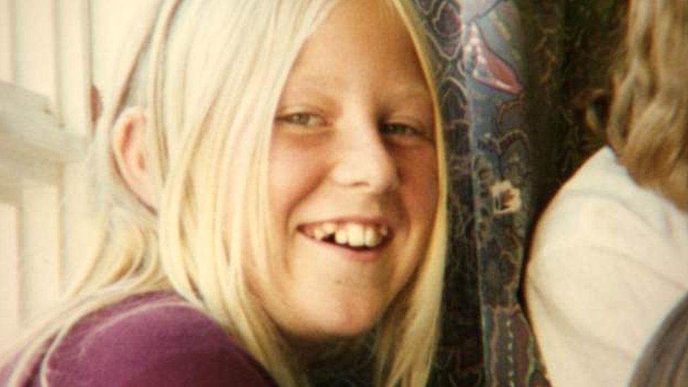 Kate Bushell's 1997 murder remains unsolved - BBC News