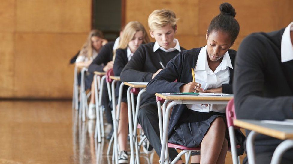 National 5: Radical plan for Scottish school exams expected - BBC News