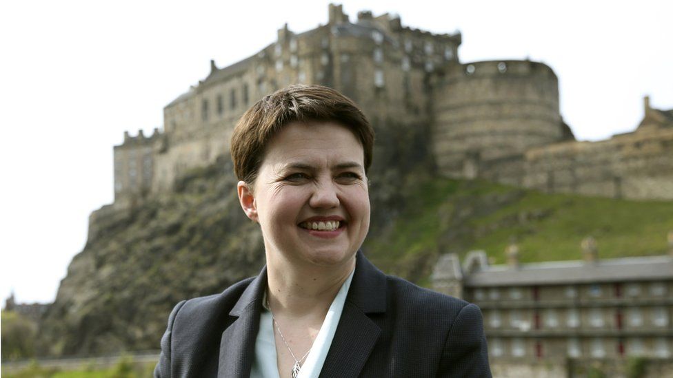 Holyrood 2016: Ruth Davidson calls for unified opposition - BBC News