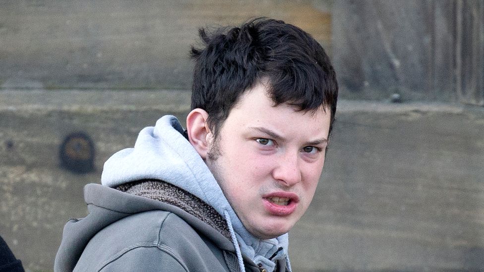 Perth knife attacker researched 'how to kill a women' - BBC News