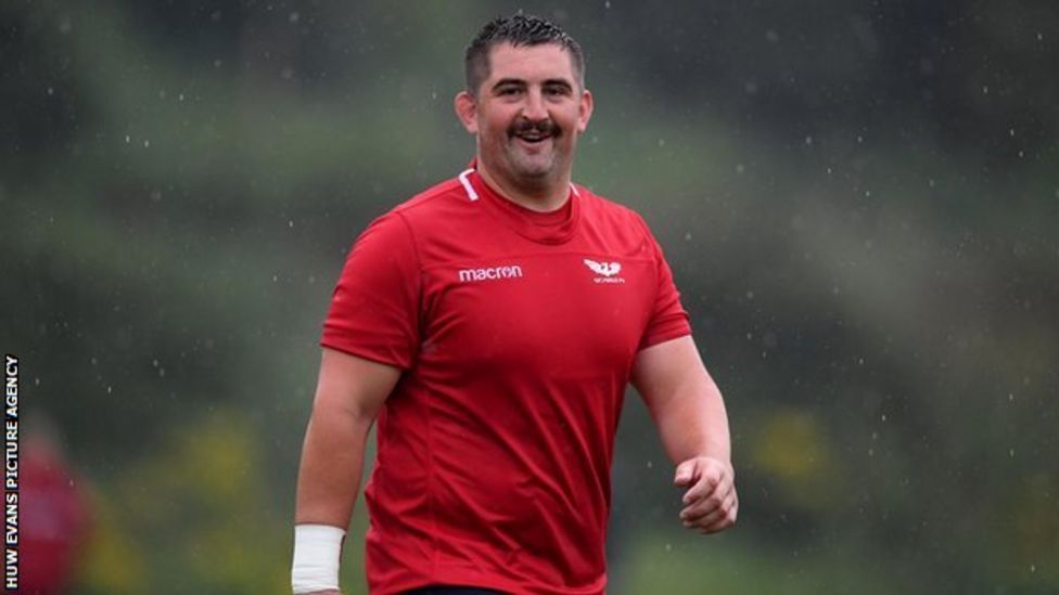 Wyn Jones: Wales prop on wedding delays and family farm chores - BBC Sport