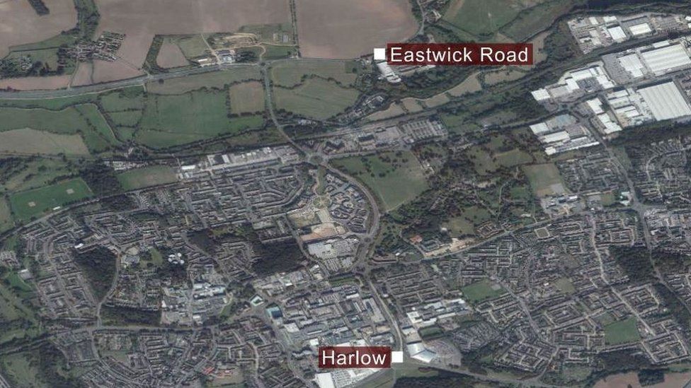 Girls, 13, rescued from waist-deep mud near Harlow - BBC News