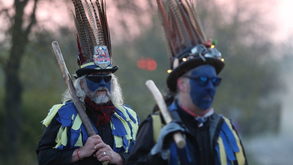 May Day Morris dancers wear blue makeup over racism concerns - BBC News