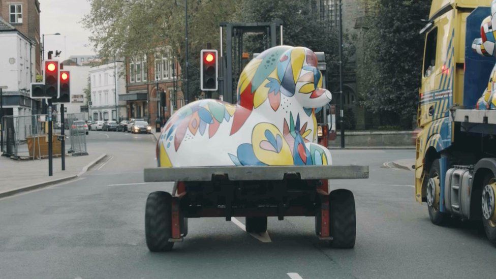 Derby's 'baa-rilliant' ram sculpture trail unveiled - BBC News