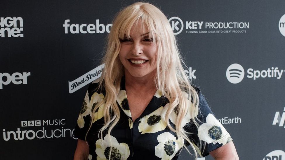 Johnny Marr, Debbie Harry and Dave celebrate independence at AIM Awards ...