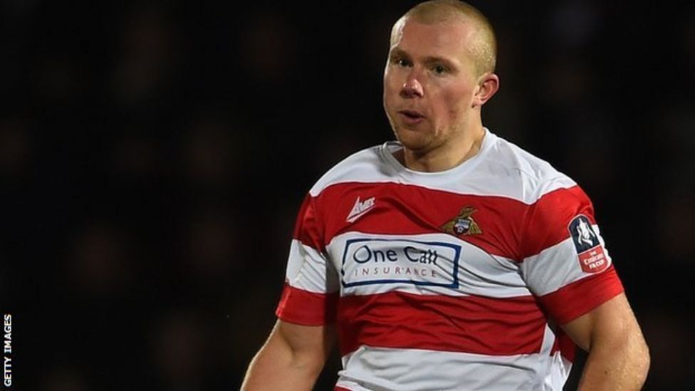 Curtis Main: Oldham Athletic sign Doncaster Rovers striker - BBC Sport