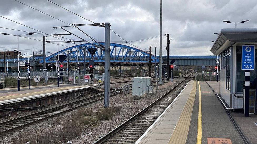 Peterborough councillors asked to back first station revamp work - BBC News