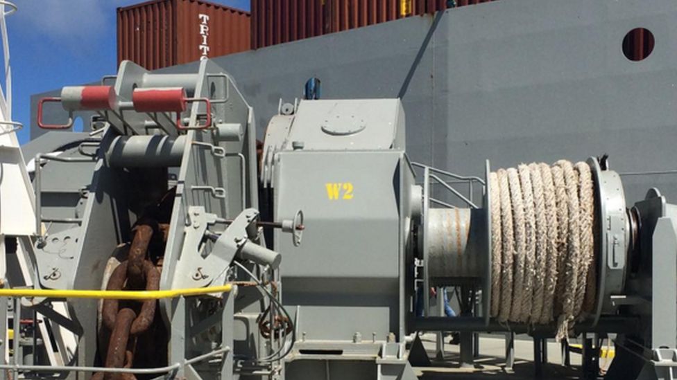 How Hanjin's collapse left a British artist stranded at sea - BBC News