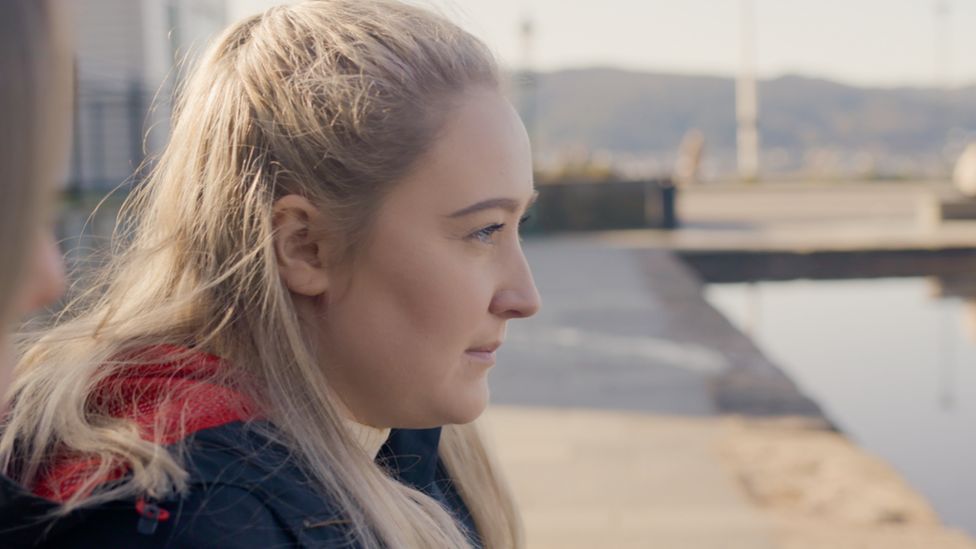 The woman who tracks 'dark' Instagram accounts - BBC News