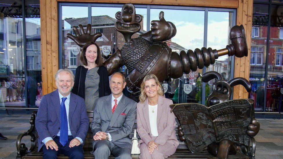 Preston Royal visit marks city's 20th anniversary - BBC News