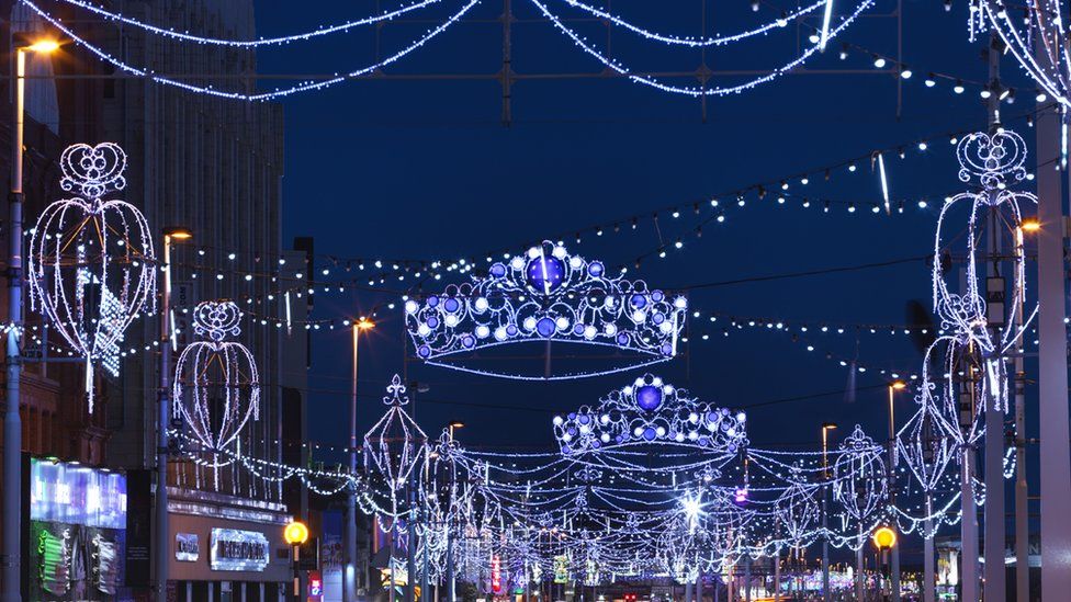 Blackpool Illuminations: Switch-on by director Tim Burton - BBC News