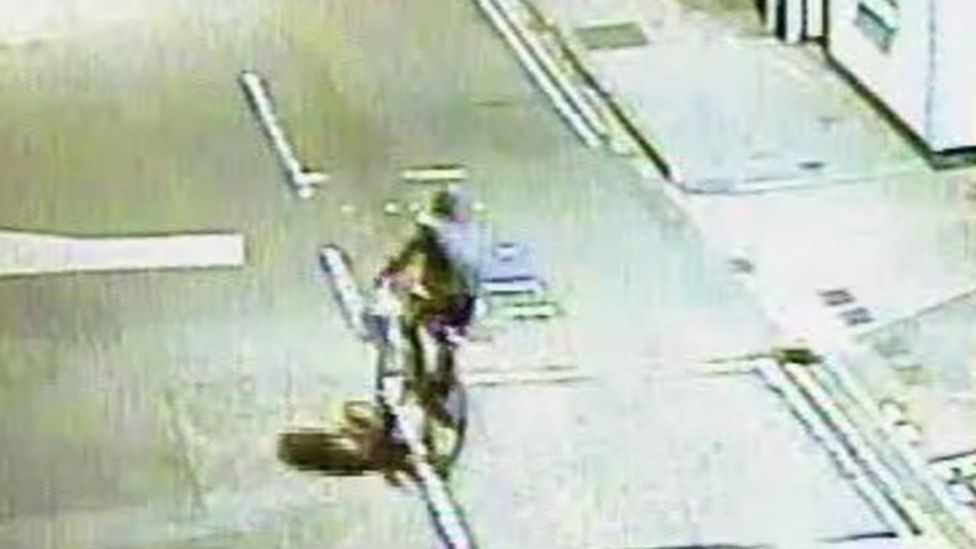 Cyclist Pushed Off Bike In Hull Serious Sex Attack Bbc News