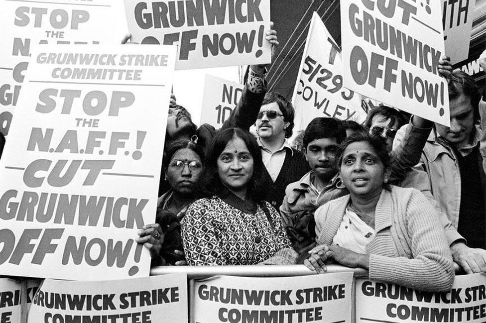 Grunwick dispute: What did the 'strikers in saris' achieve? - BBC News