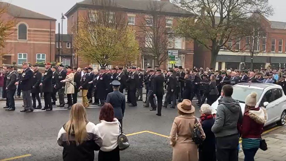 Remembrance Sunday events held in Yorkshire and Lincolnshire - BBC News