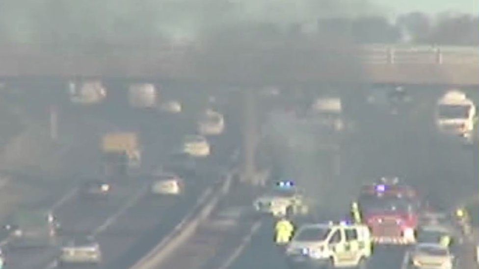 Car bursts into flames on M90 near Milnathort - BBC News