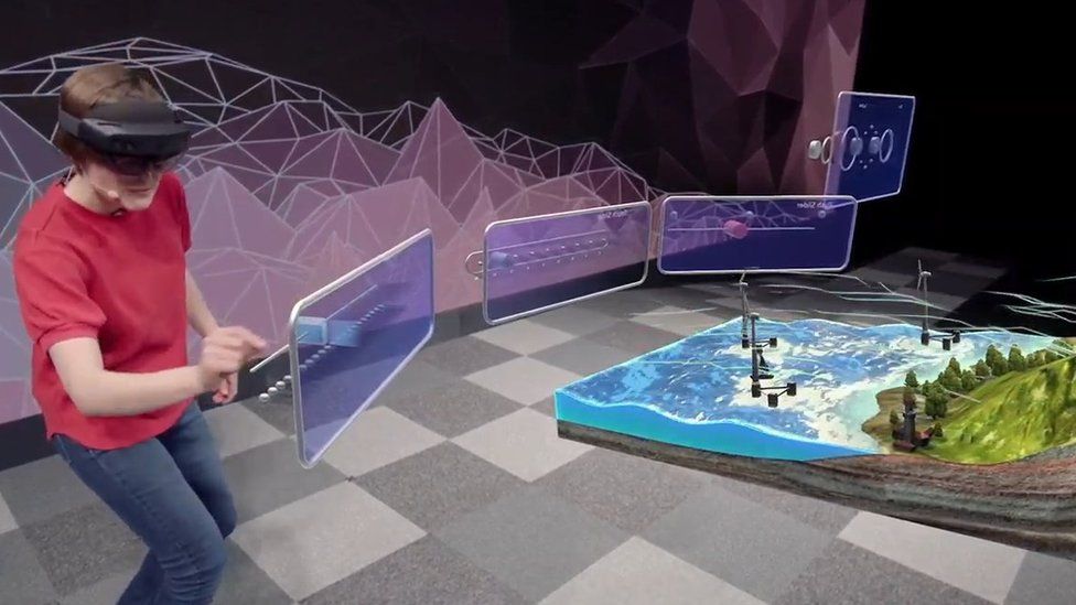 Microsoft HoloLens 2 augmented reality headset unveiled - BBC News