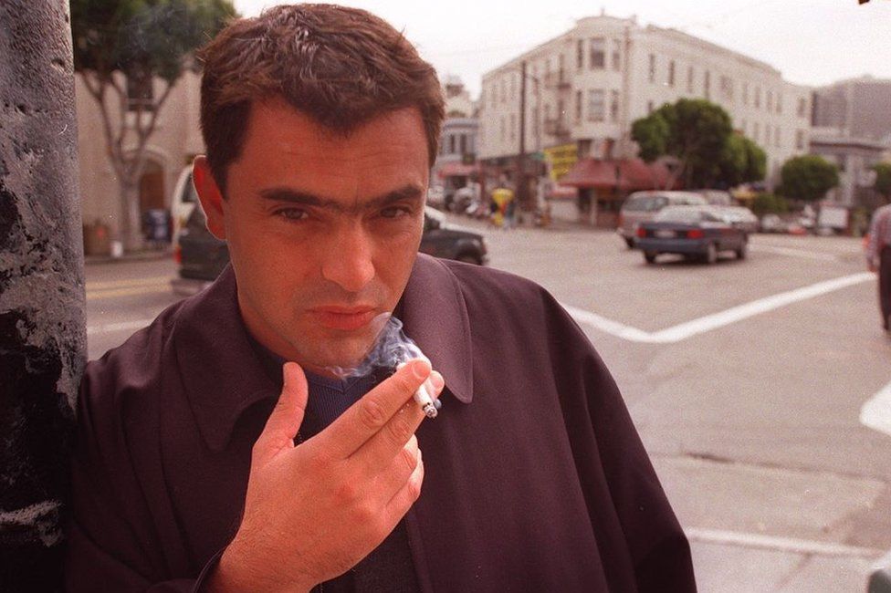 Gary Slaymaker: Twin Town a fi - BBC Cymru Fyw