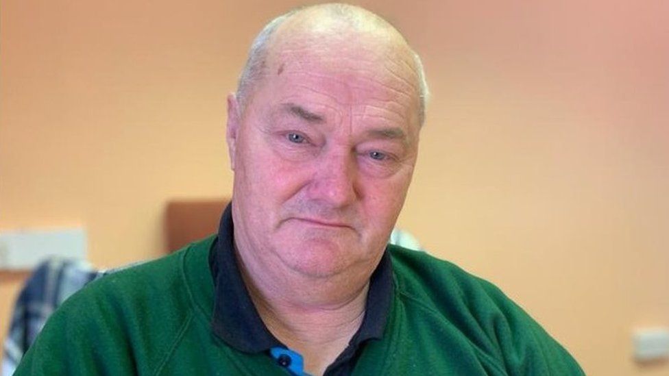 Gwasanaethau tai sy'n 'achub bywydau' mewn perygl - BBC Cymru Fyw