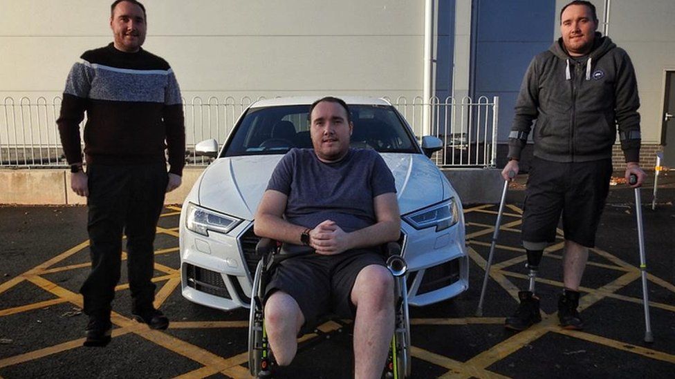 Amputee special constable: 'I get abuse almost daily' - BBC News