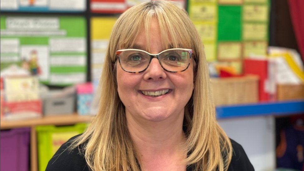 Arbrawf 20mya mewn ardaloedd preswyl cyn diwedd y mis - BBC Cymru Fyw