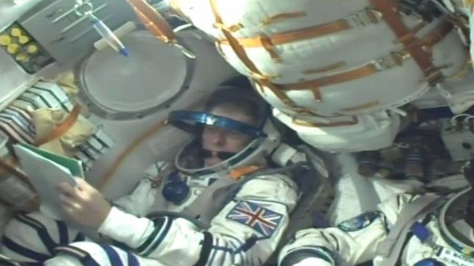 Tim Peake: UK astronaut heads for space station - BBC News