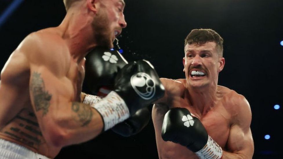 Nathan Heaney: Boxer thanks young fan for beautiful message - BBC News