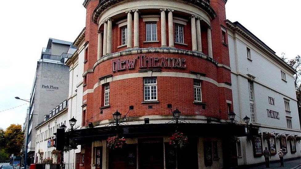 Cardiff's New Theatre operator approved by council - BBC News
