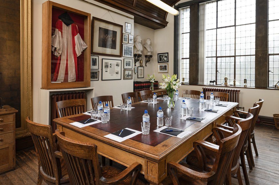 Century-old Durham Miners' Hall to offer public tours - BBC News