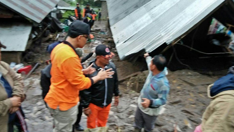 Twelve killed in Bali village landslide in Indonesia - BBC News