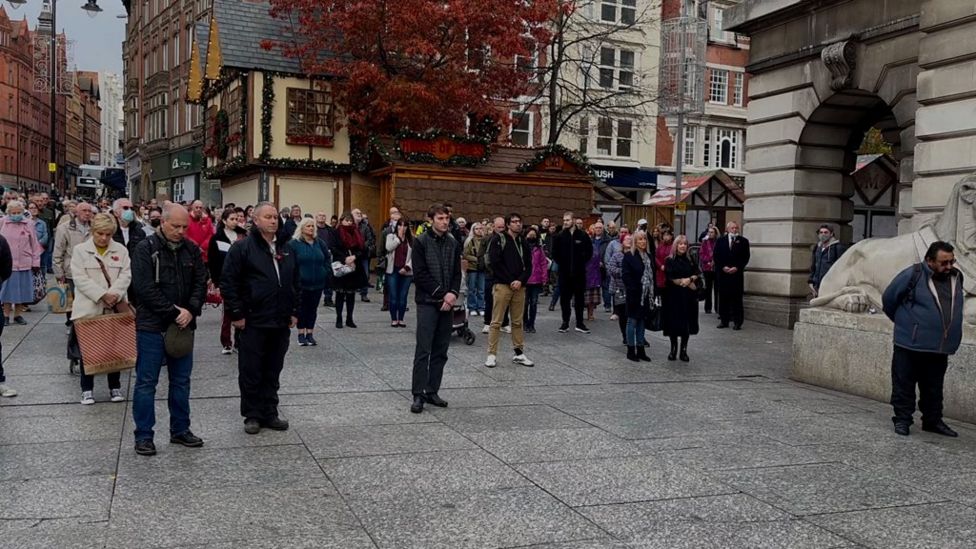 East Midlands communities decorated for Armistice Day - BBC News